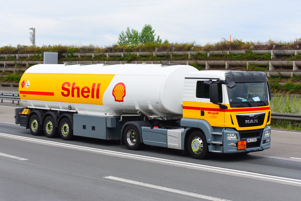 Shell plans to cut 15% of its low carbon division staff